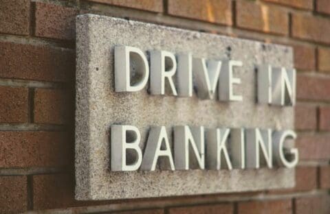 Banks Open on Sunday: The List of 20 Banks & Credit Union's Working on ...